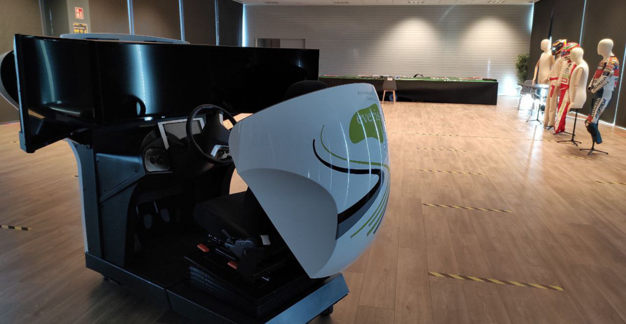 Simulador Simescar en el circuito del Jarama-RACE