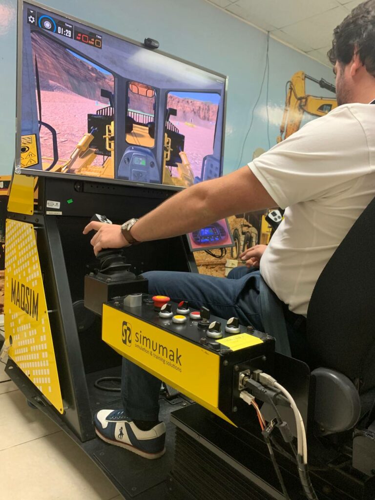 Simumak actualiza los simuladores maqsim