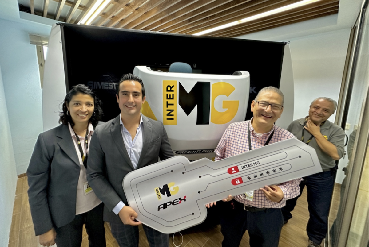 Inter MG capacita a sus conductores con un simulador de camión ...